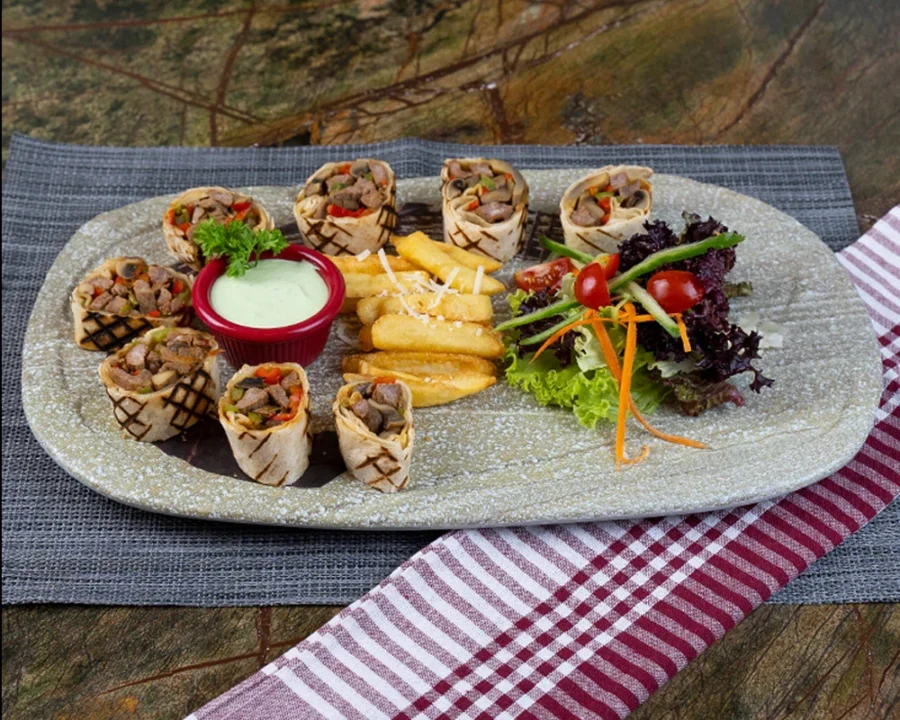 Beef Wrap | Qulis Adana – Nargile, Kahvaltı, Tatlı, Yemek & Kahve